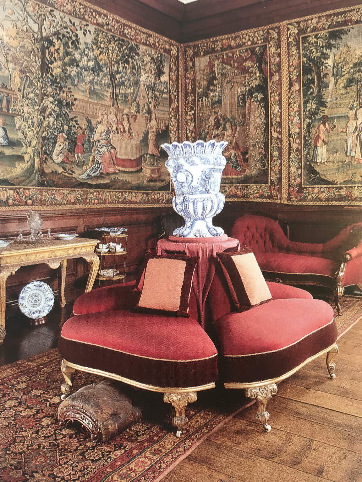 Erddig Hall – Aronson Antiquairs of Amsterdam | Delftware | Made in Holland